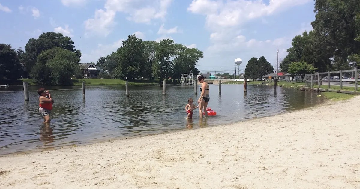 Lake Como in Delaware Is The State's Best Swimming Hole