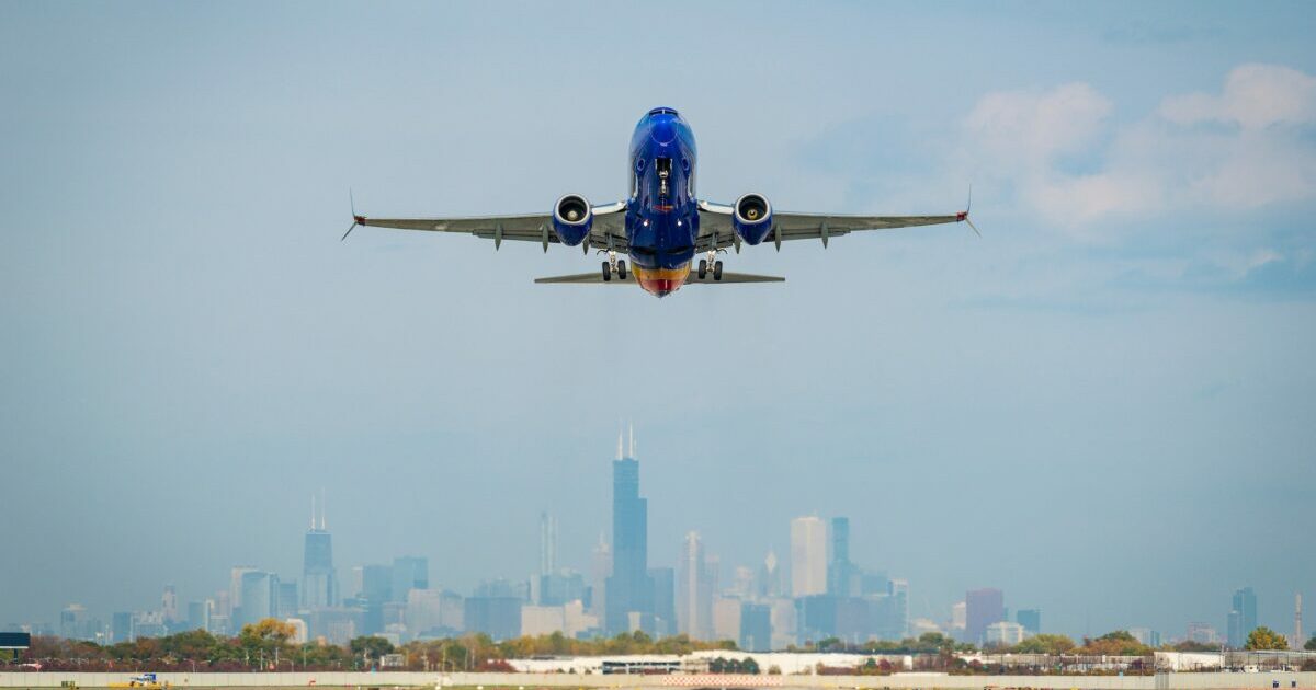 Here's The Best Place To Watch Planes In Chicago