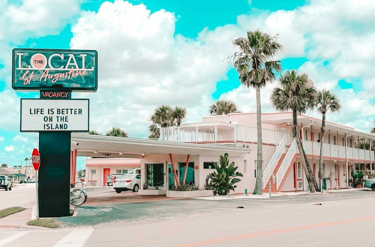 This Retro Roadside Hotel In Florida Is The Perfect Place For A ...