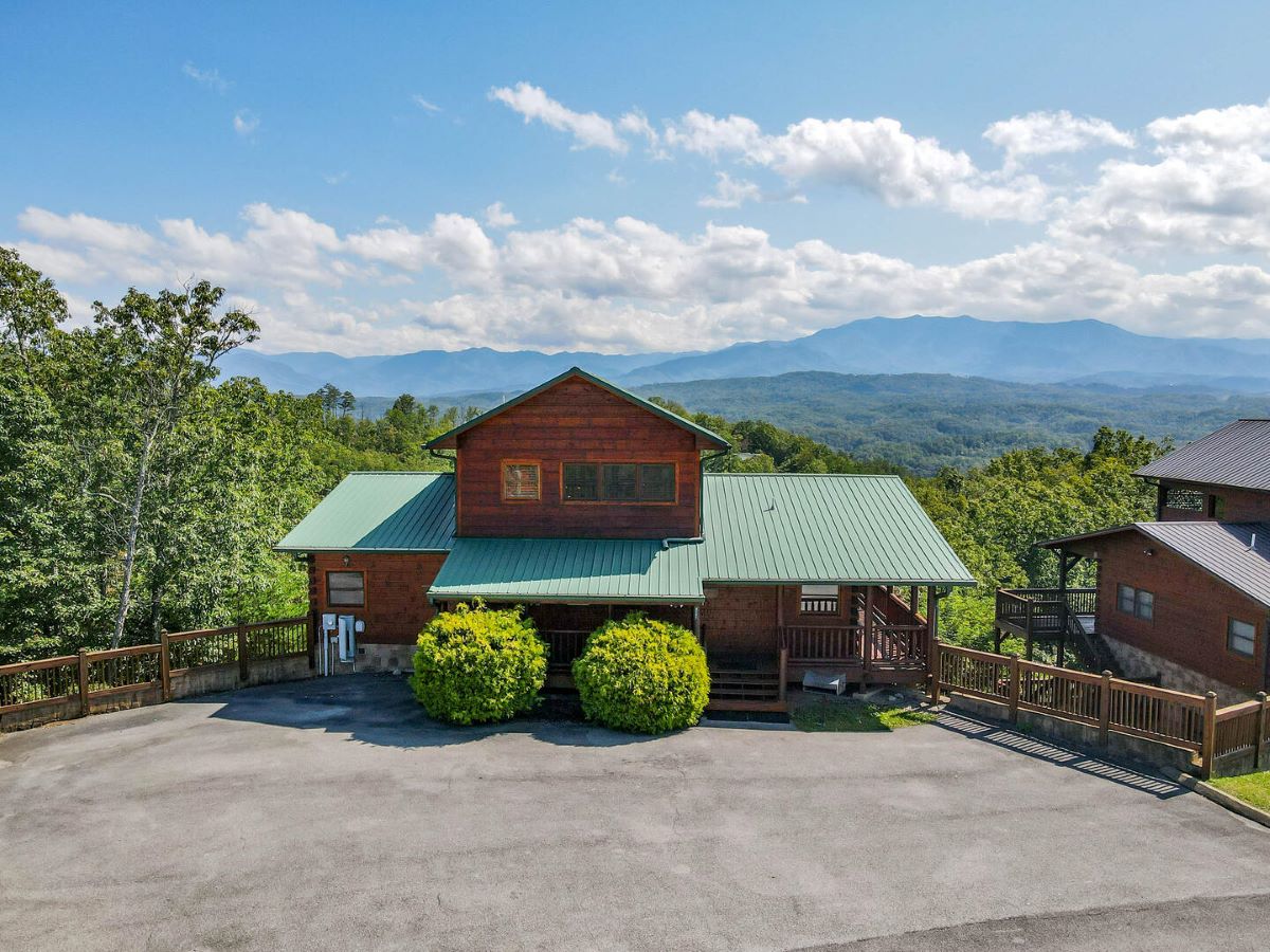 Bear Cove Cabins Is One Of The Best Cabins Near Dollywood, TN