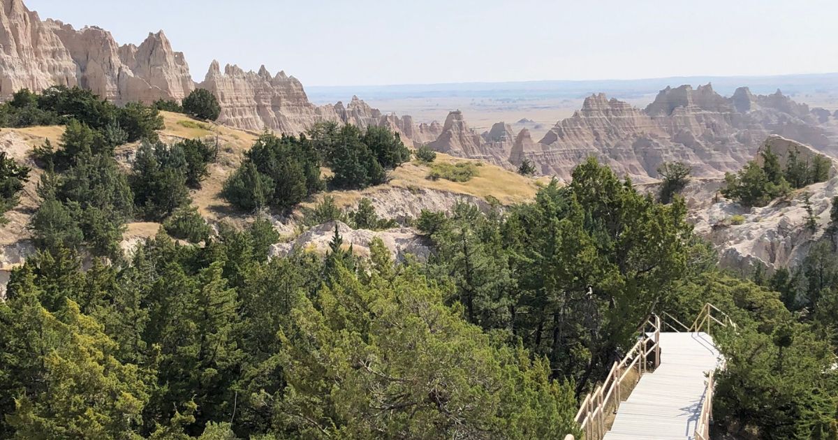 The Cliff Shelf Nature Trail In South Dakota Is Utterly Awesome