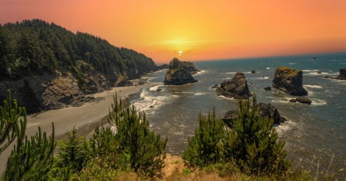 Oregon’s Secret Beach Is a Coastal Escape With Epic Swimming Views