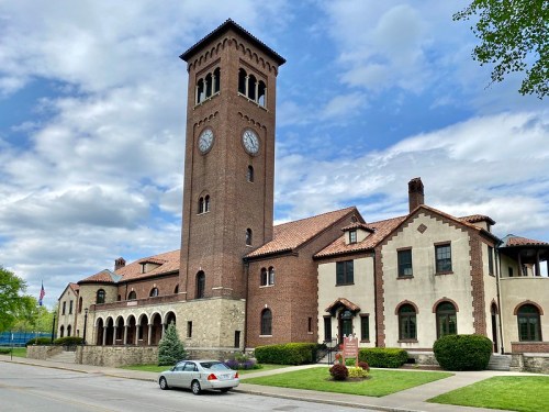 Scenic Drive Through The Charming Town Of Mariemont Ohio