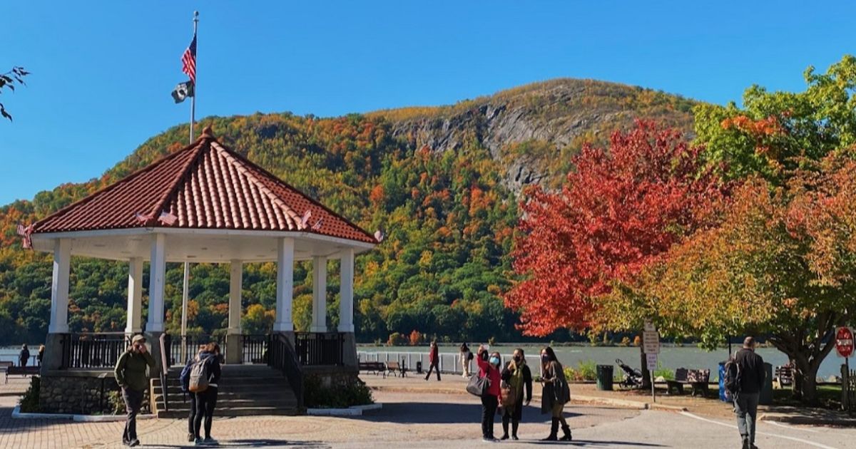 The Charming Small Town in New York That’s Perfect For A Fall Day Trip