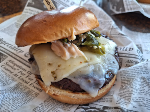 The Stray Dog Bar and Grill: Lakefront Dining in Michigan