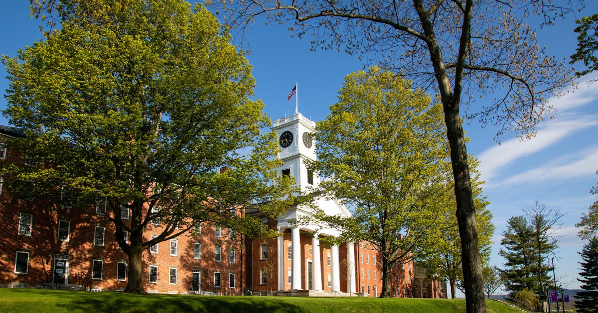 Amherst: A College Town With Great Food, Shopping, & Culture