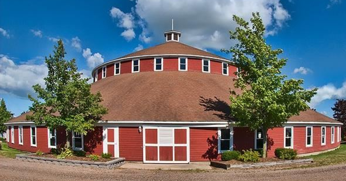 The Marshfield Round Barn Is The Biggest Barn In The World