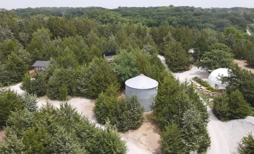 Kimberly Creek Retreat: Family-Friendly Glamping In Nebraska