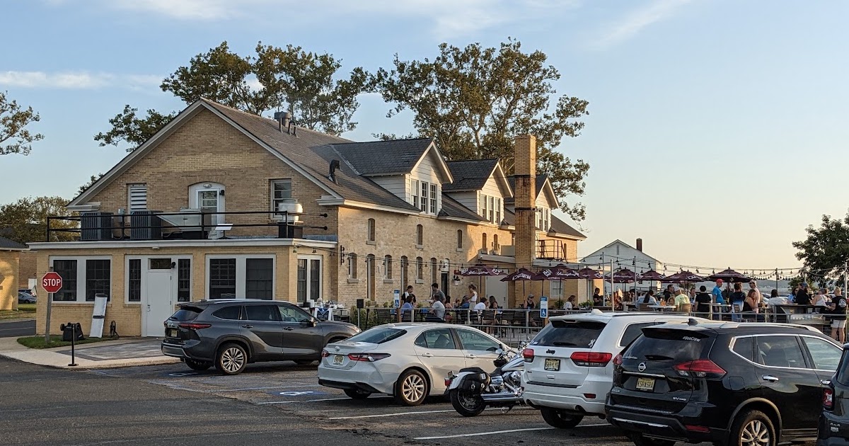 Mule Barn Tavern: A Unique Restaurant In Sandy Hook