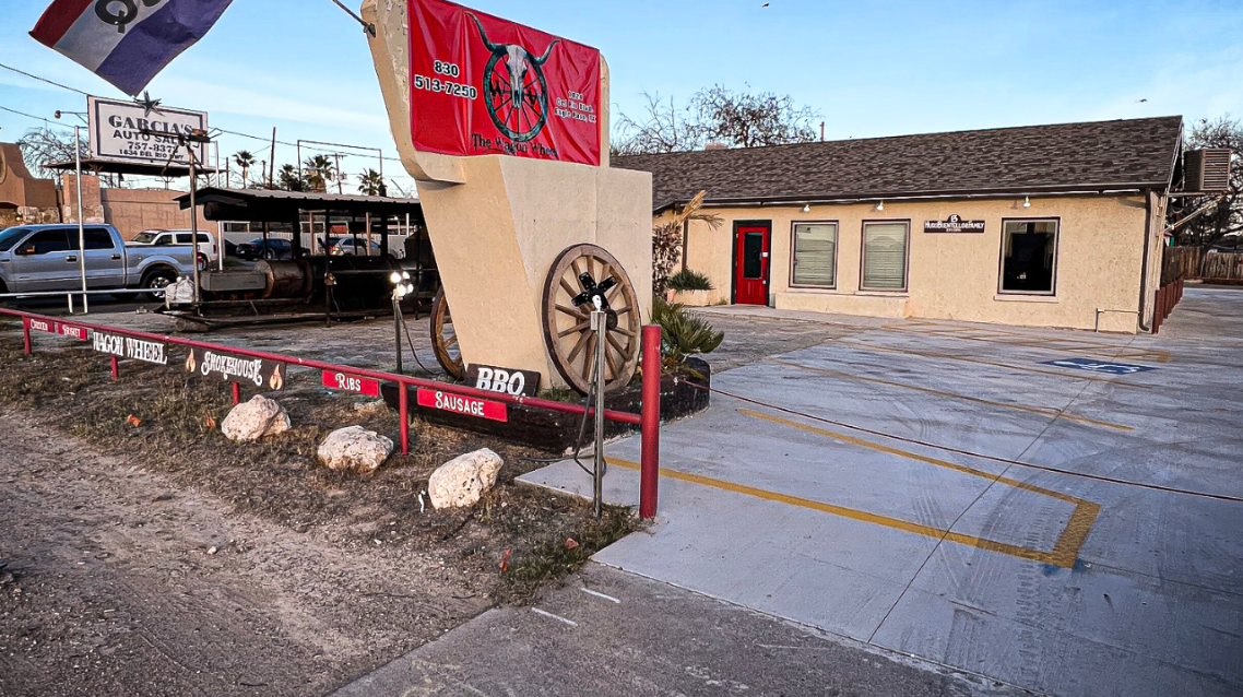 The Chicken-Fried Steak From The Wagon Wheel Restaurant In Texas Is So ...