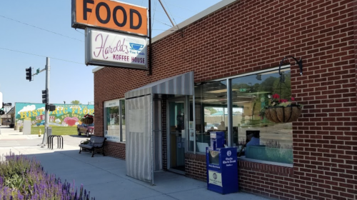 Harold's Koffee House: Best Glazed Donuts In Nebraska