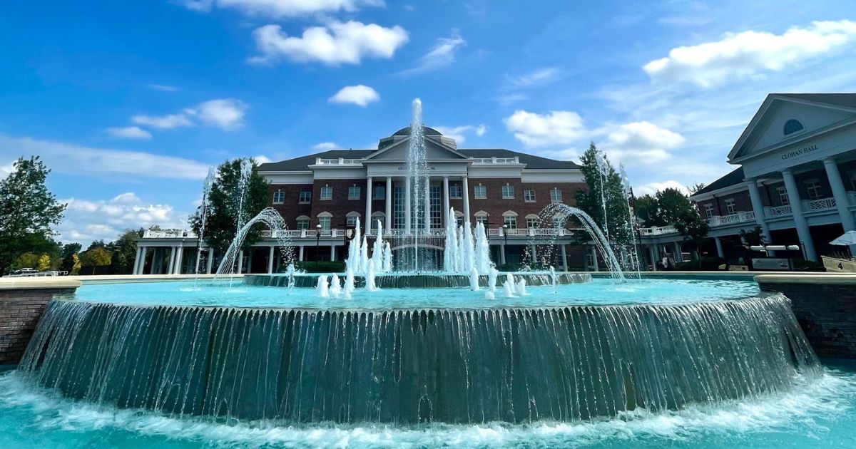 Visit This Charming College Town In North Carolina: Elon