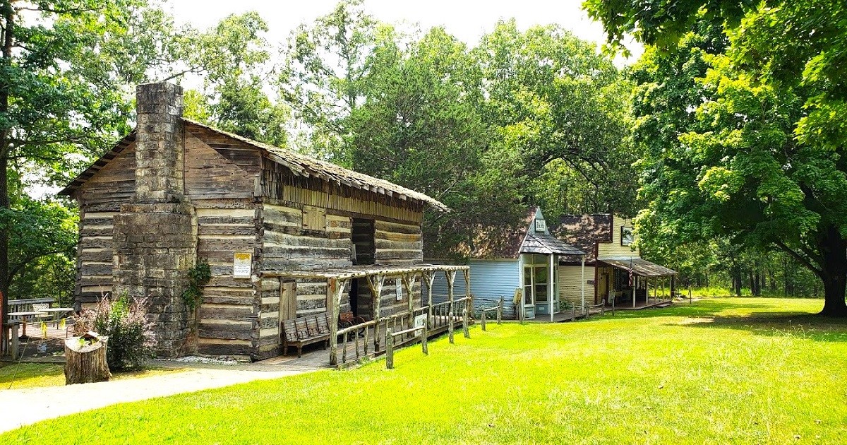 Ozark Village In Arkansas: Mountain Village 1890 In Bull Shoals