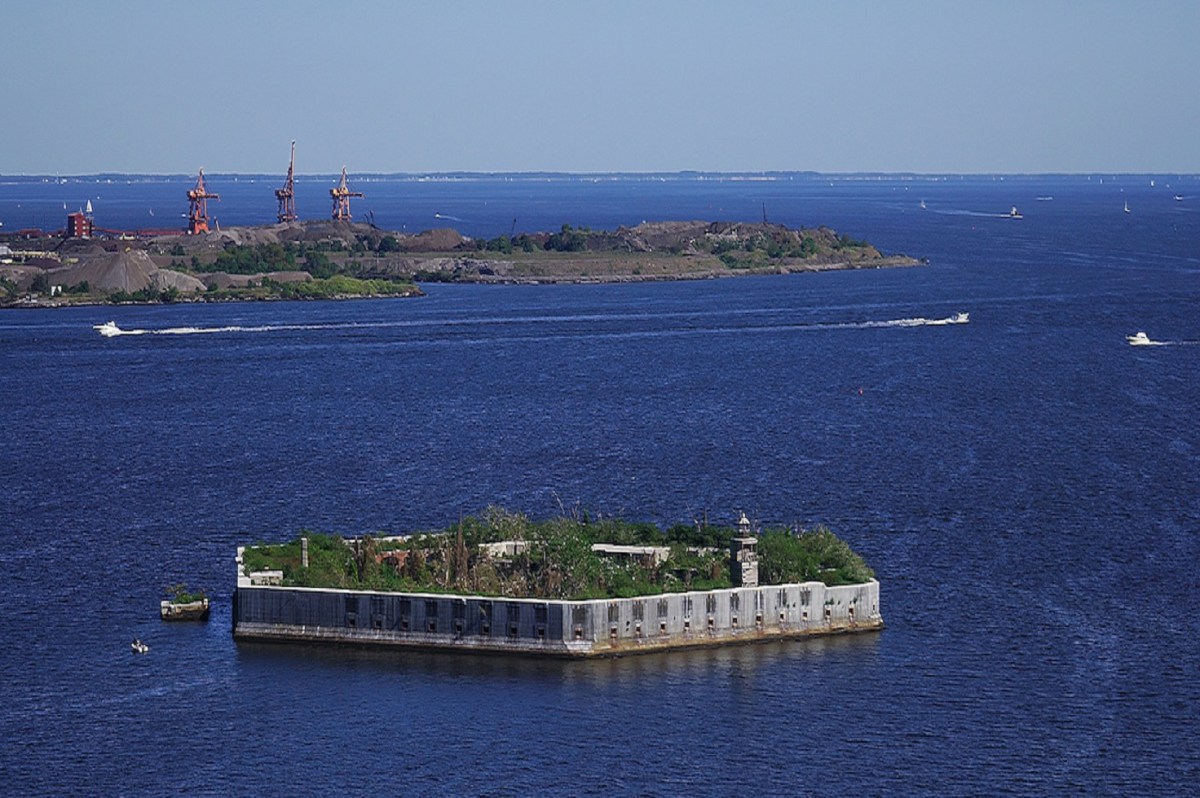 Discover the Abandoned Fort Carroll in Maryland
