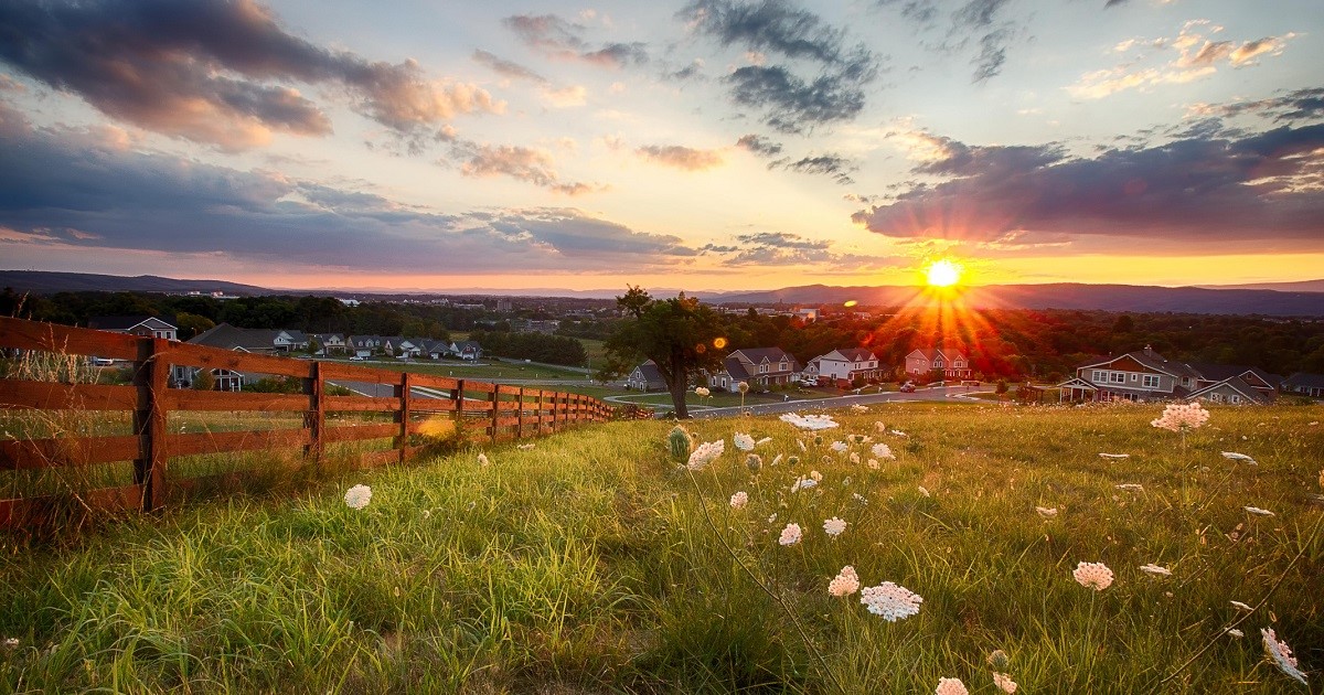 Blacksburg Is The Most Picturesque Autumn Town In Virginia