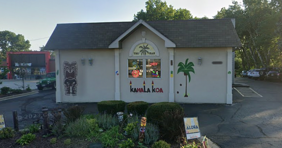 This Tiki-Themed Pizza Kitchen Is A One-Of-A-Kind Hidden Gem Restaurant ...