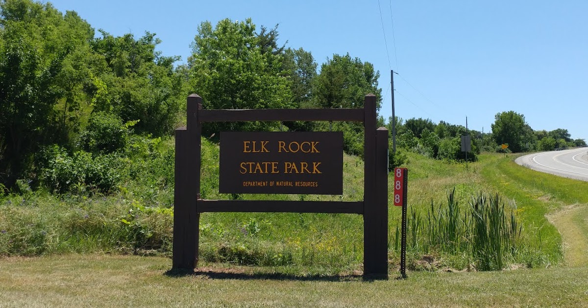 Elk Rock: A Tiny State Park In Iowa With Top Fall Views