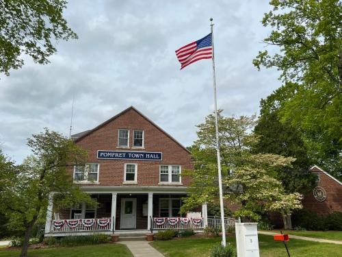 Pomfret: Small Town Getaway In Connecticut