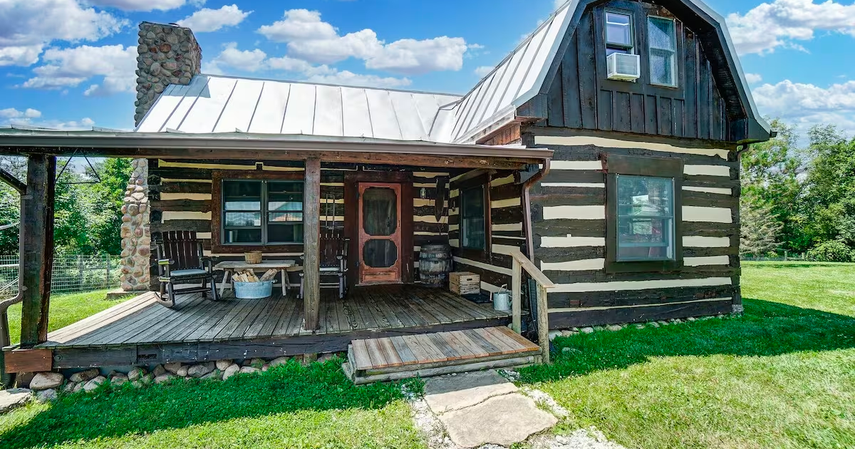 This Cozy Cabin On A Farm Is The Perfect Fall Getaway In Ohio