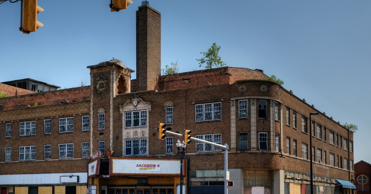 The Abandoned And Eerie Place In Indiana You Might Not Want To Visit ...