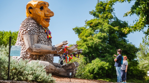 Visit Thomas Dambo's Giant Sculptures In Palos Verdes, CA