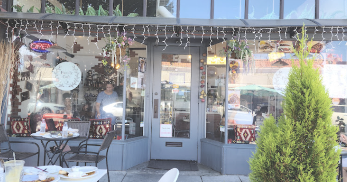 Family Cafe In Oregon: Decadently Big and Delicious Dishes