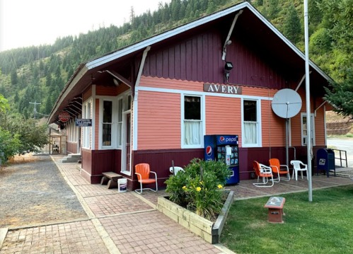 Avery: Remote Town In Idaho To Get Away From It All