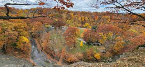 Best Fall Hike In The Cleveland Metroparks: Eastern Ledge Trail