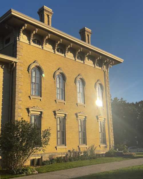 Lincoln-Tallman House: A Historic Wisconsin Mansion In Janesville
