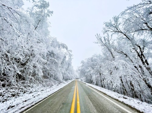 Compton Is The Most Enchanting Winter Destination In Arkansas