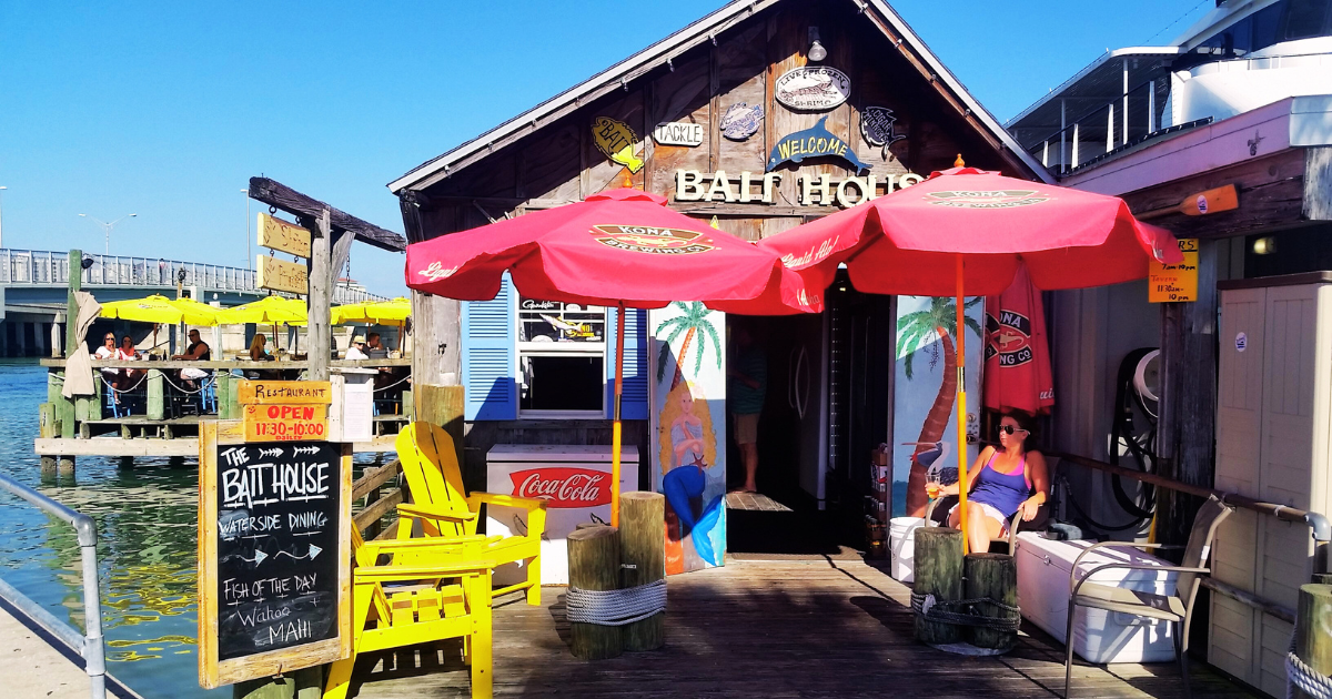 This Timeless 1940s Bait Shop & Restaurant In Florida Sells The Best ...
