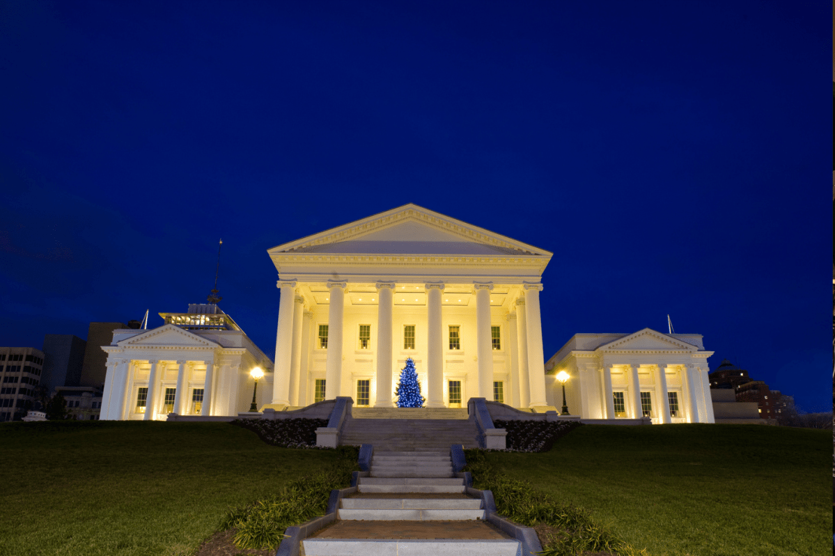 Visit The Best Christmas Towns in Virginia This Season