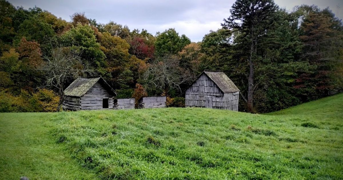 The Incredible Hike In Kentucky That Leads To A Fascinating Abandoned ...
