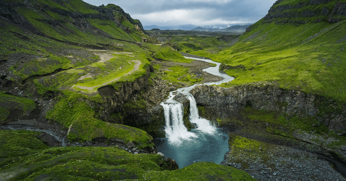 This Stunning Landscape In Alaska Looks Like A Painting