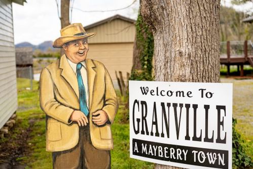 Granville: A Classical Christmas Town In Tennessee
