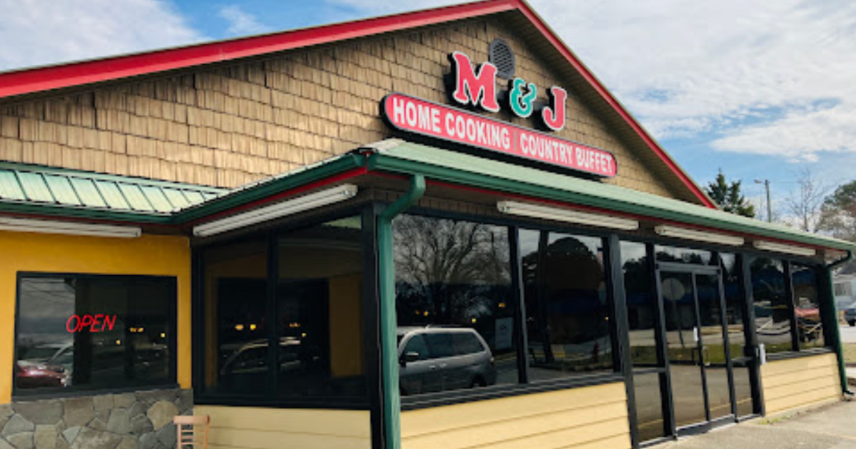 The All-You-Can-Eat Buffet At M & J Home Country Cooking In Georgia ...
