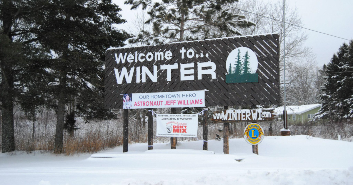 The Cozy Small Town In Wisconsin That Comes Alive Under A Blanket Of Snow