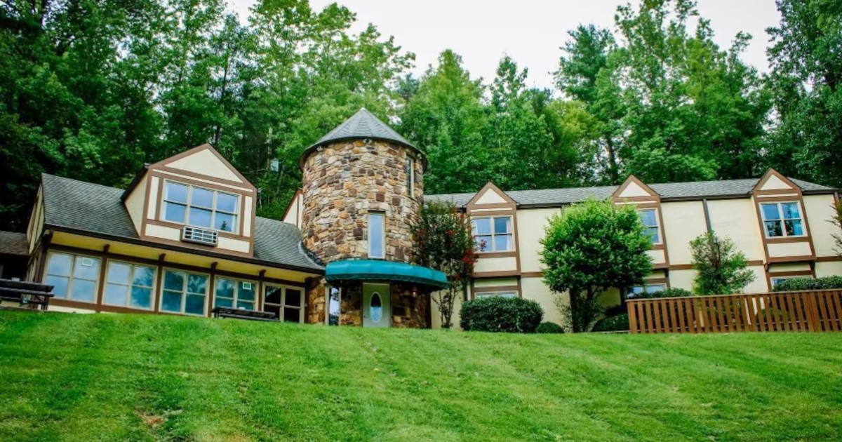Rent The Best Castle Rental Near The Smokies In Tennessee
