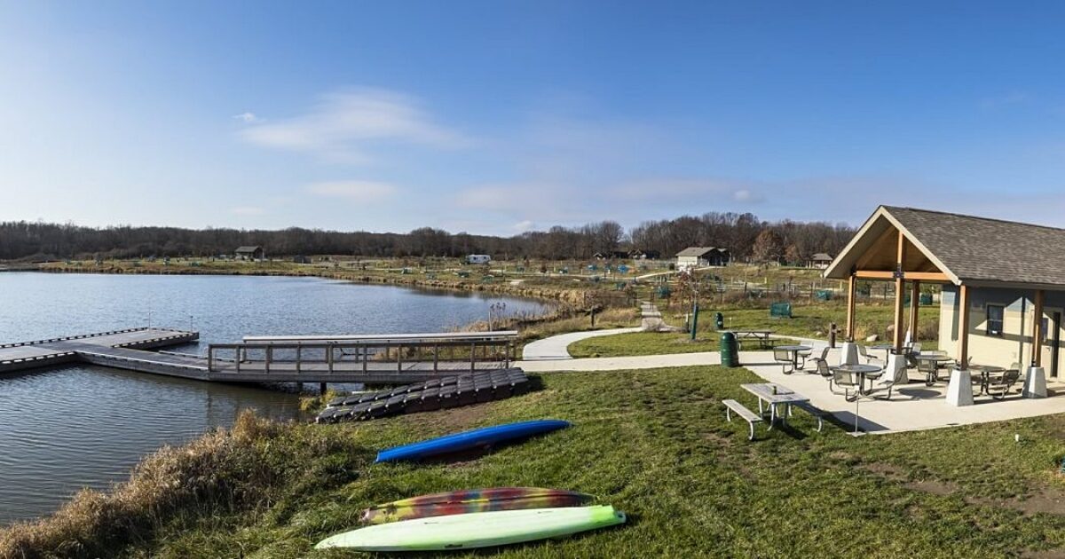 Camp Bullfrog Lake: Year-Round Camping In Willow Springs, IL