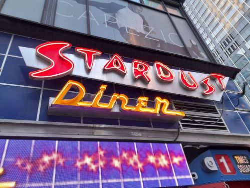 Ellen's Stardust Diner: 50s-Themed Diner In New York City