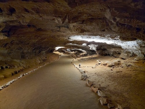 Do You Know About The Kentucky Cave Wars & Mammoth Cave?