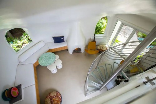 Book A Stay: Spaceship Airbnb In Northern California