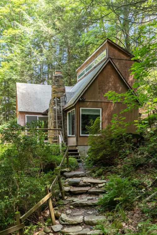 This Fairy Tale Cabin In Cornwall, CT Is Like A Dream