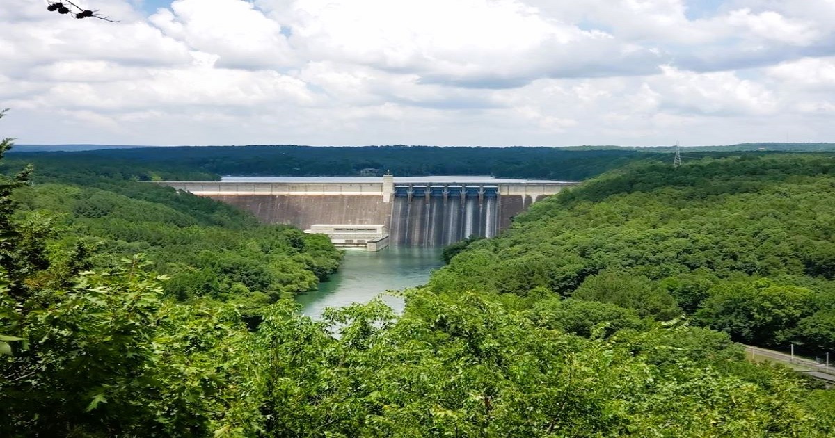 Day Trip Destination In Arkansas:Greers Ferry Dam, Heber Springs