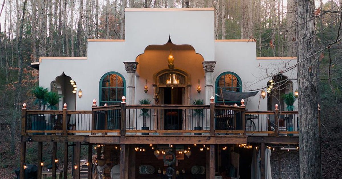 Visit This Flying Carpet Treehouse In Cullman, Alabama