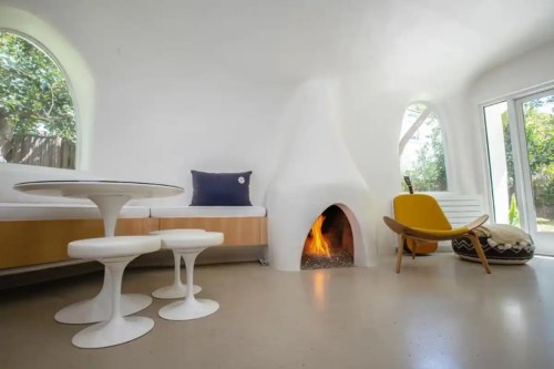 Book A Stay: Spaceship Airbnb In Northern California