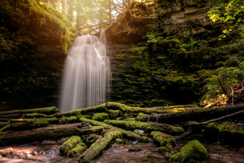 12 Best Waterfalls in Idaho