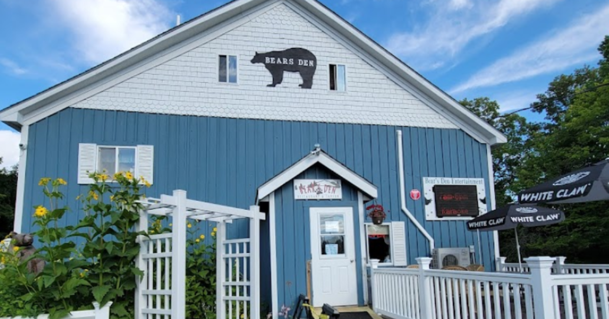 Dine At Bears Den: A Rural Restaurant In Dover-Foxcroft, Maine