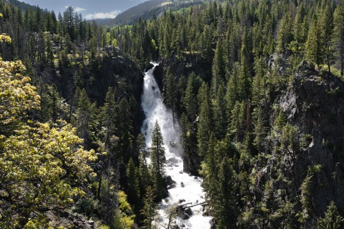 12 Best Waterfalls in Colorado
