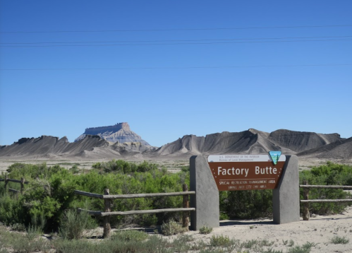 Factory Butte In Utah: Beautiful Flower Bloom In Spring